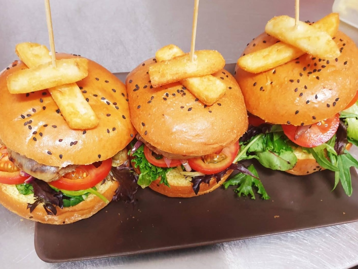 Big 5 Burgers - Scoop Digital - Australia's largest lifestyle & travel ...