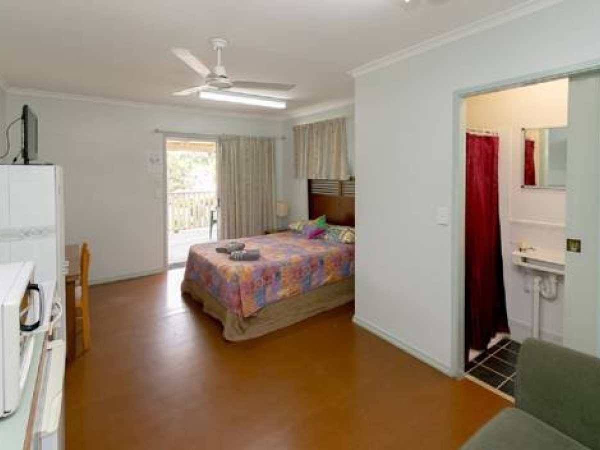 Martinborough TOP 10 Holiday Park - Scoop Digital - Australia's largest ...