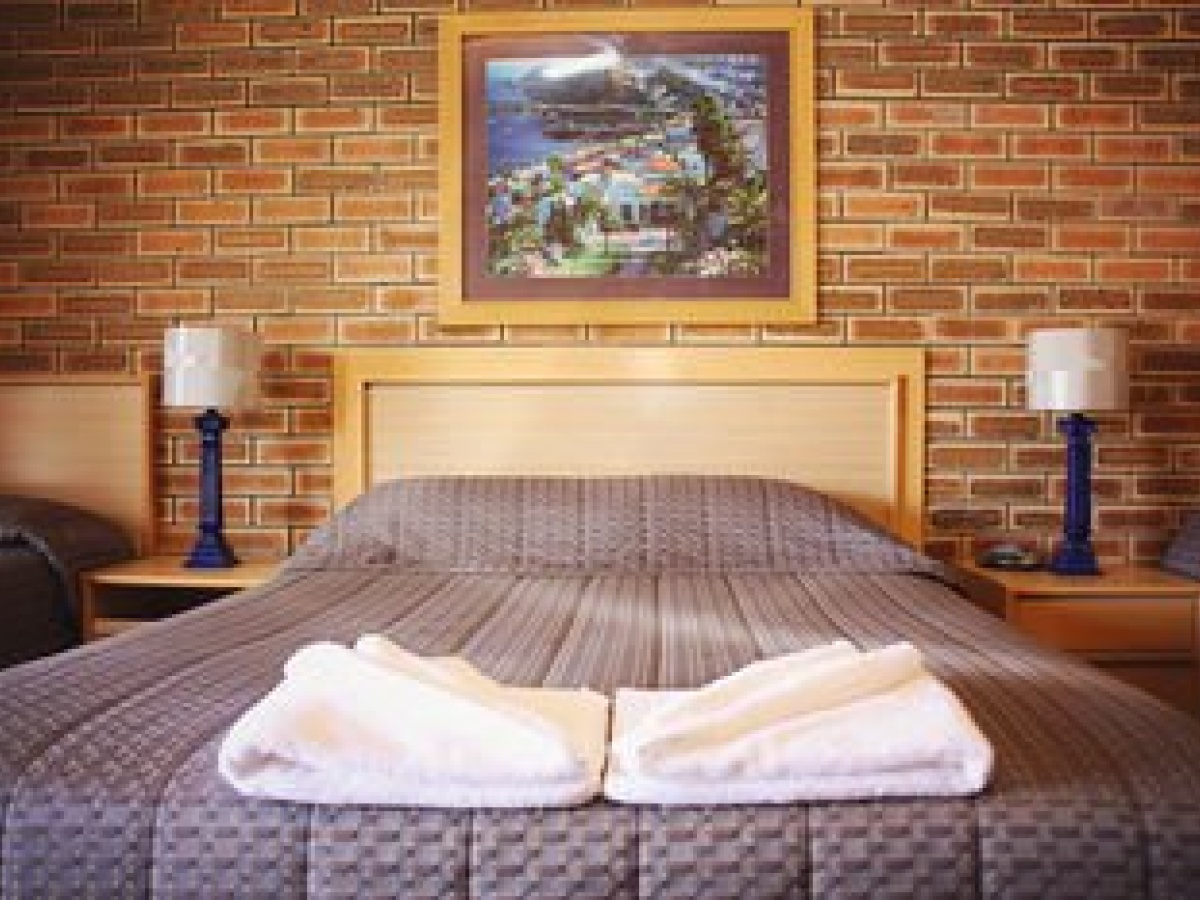 The Town House Motor Inn - Scoop Digital - Australia's largest ...