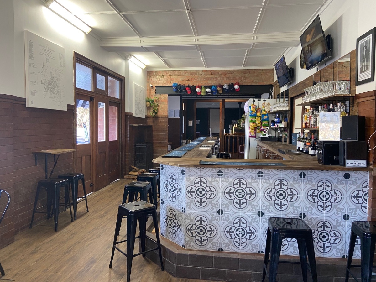 Tarcutta Hotel - Scoop Digital - Australia's largest lifestyle & travel ...