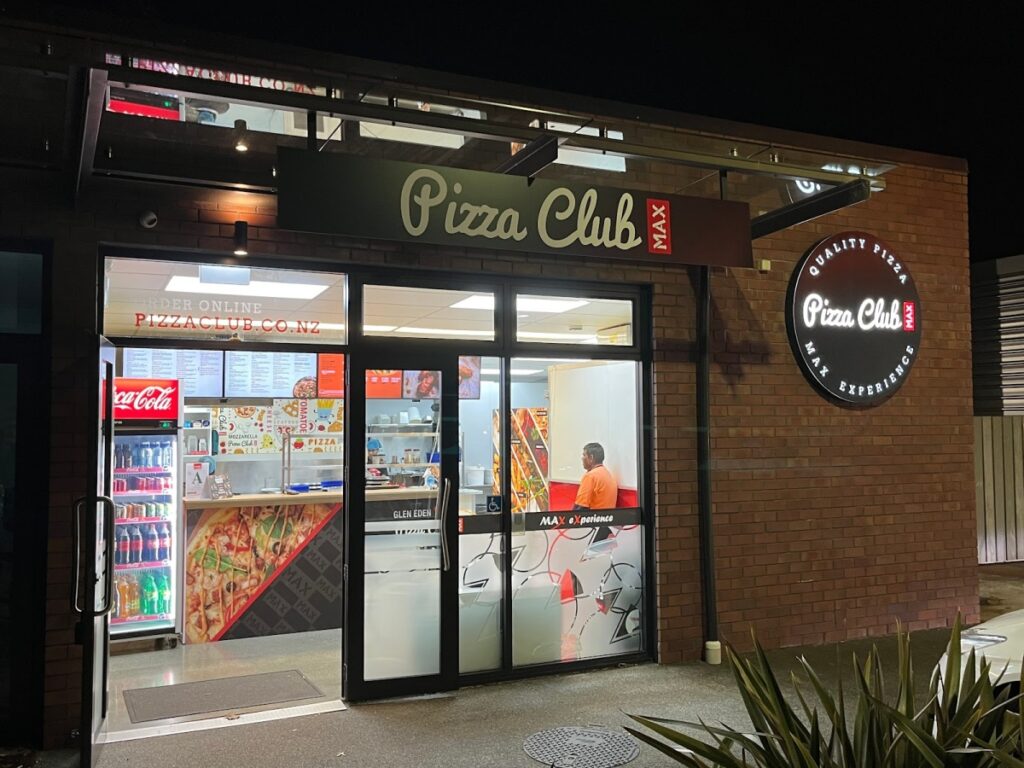 Pizza Club Max Glen Eden - Scoop Digital - Australia's largest ...