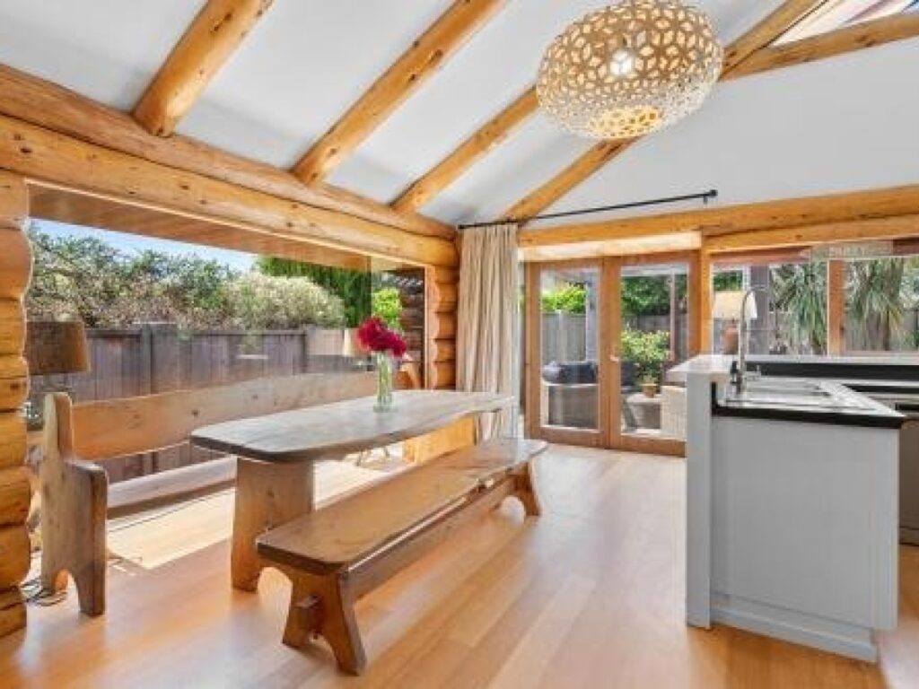 The Log House - Scoop Digital - Australia's largest lifestyle & travel ...