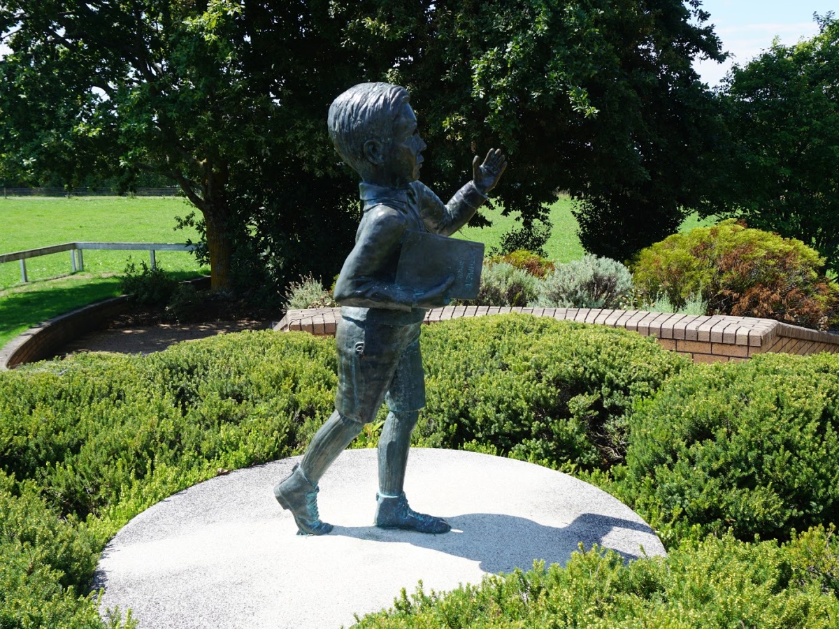 Lord Rutherford Memorial - Scoop Digital - Australia's largest lifestyle & travel network